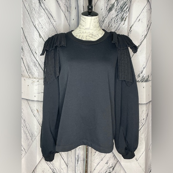 Zara | Tops | Zara Crew Neck Sweatshirt With Lace Bows On Shoulders ...